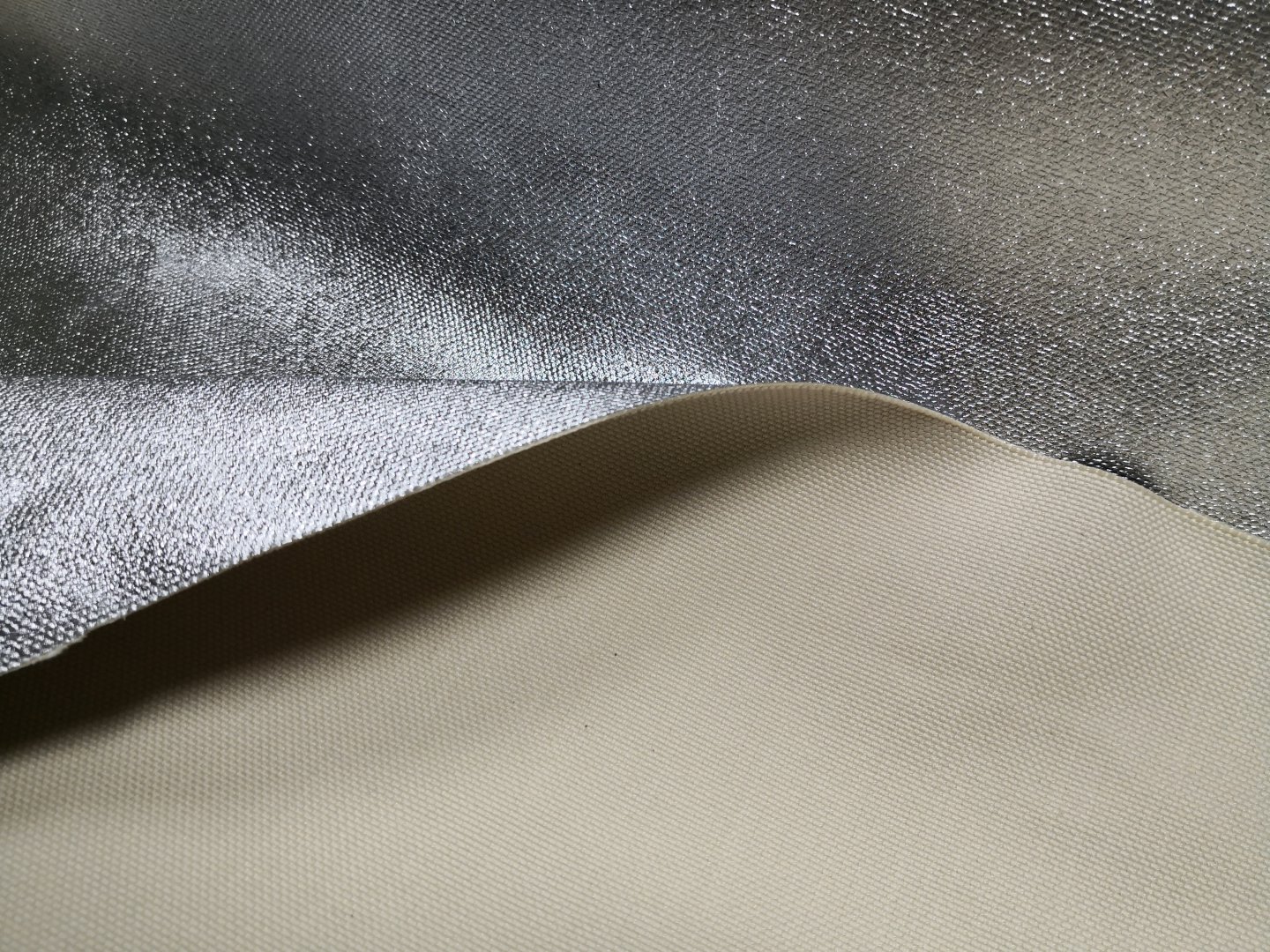 Aluminized Fire Resistant Fabric for Protective Gloves and Clothes – SiYarn